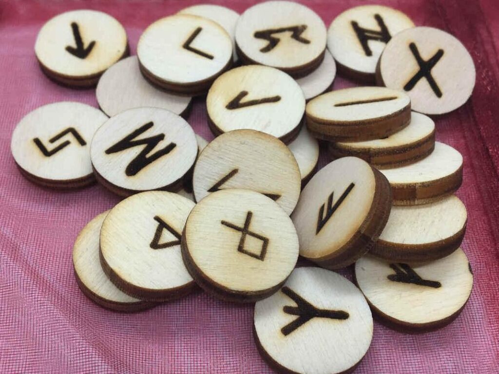 Introduzione alle rune - Wicca Shop